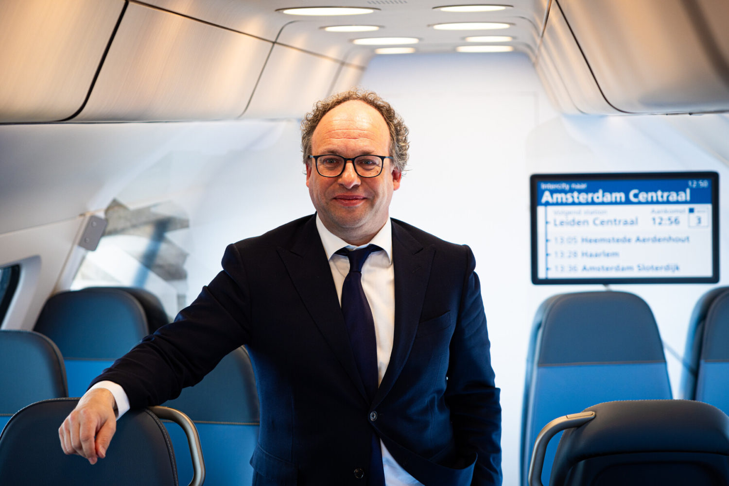 NS vervoert meer reizigers, rijdt stipter maar waarschuwt voor slechte ...